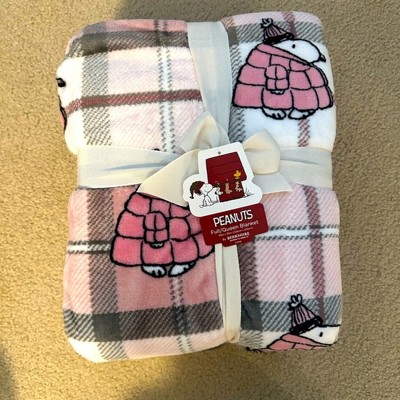 Bedding | Snoopy Pink Puffy Coat Blanket | Poshmark
